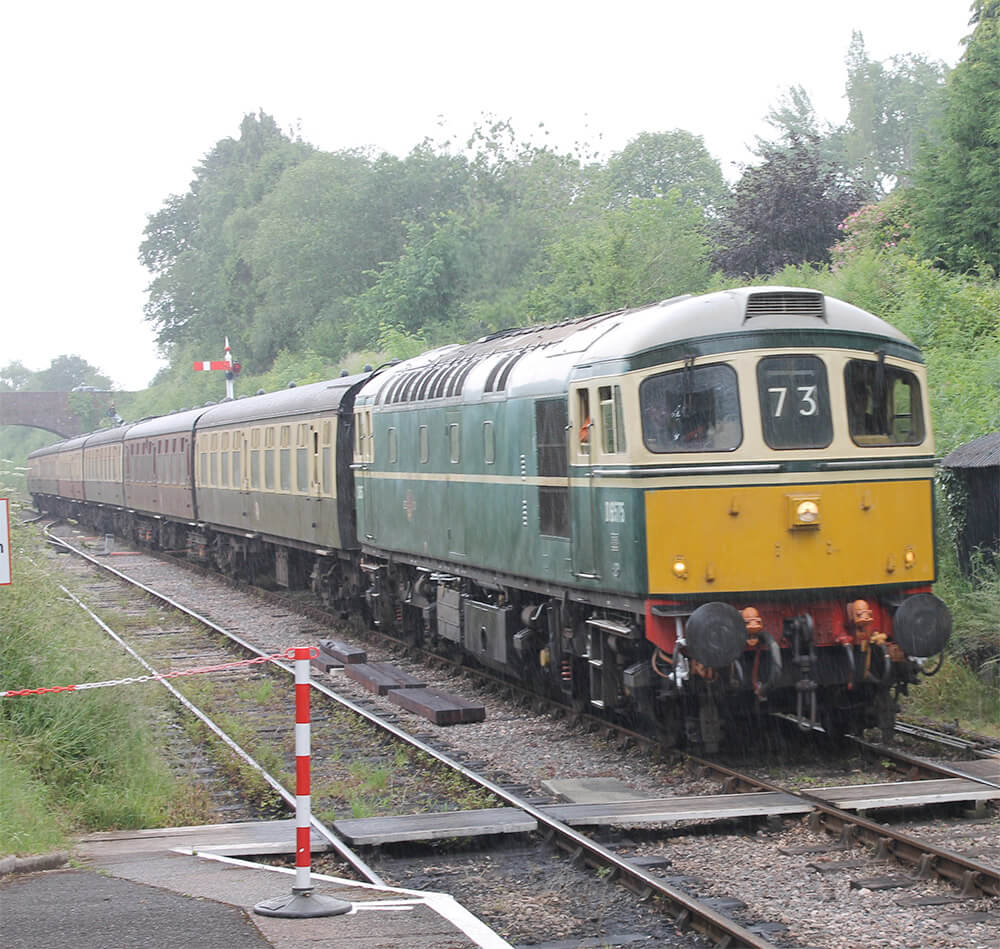CLASS 33 "CROMPTON" No. D6566 & D6575